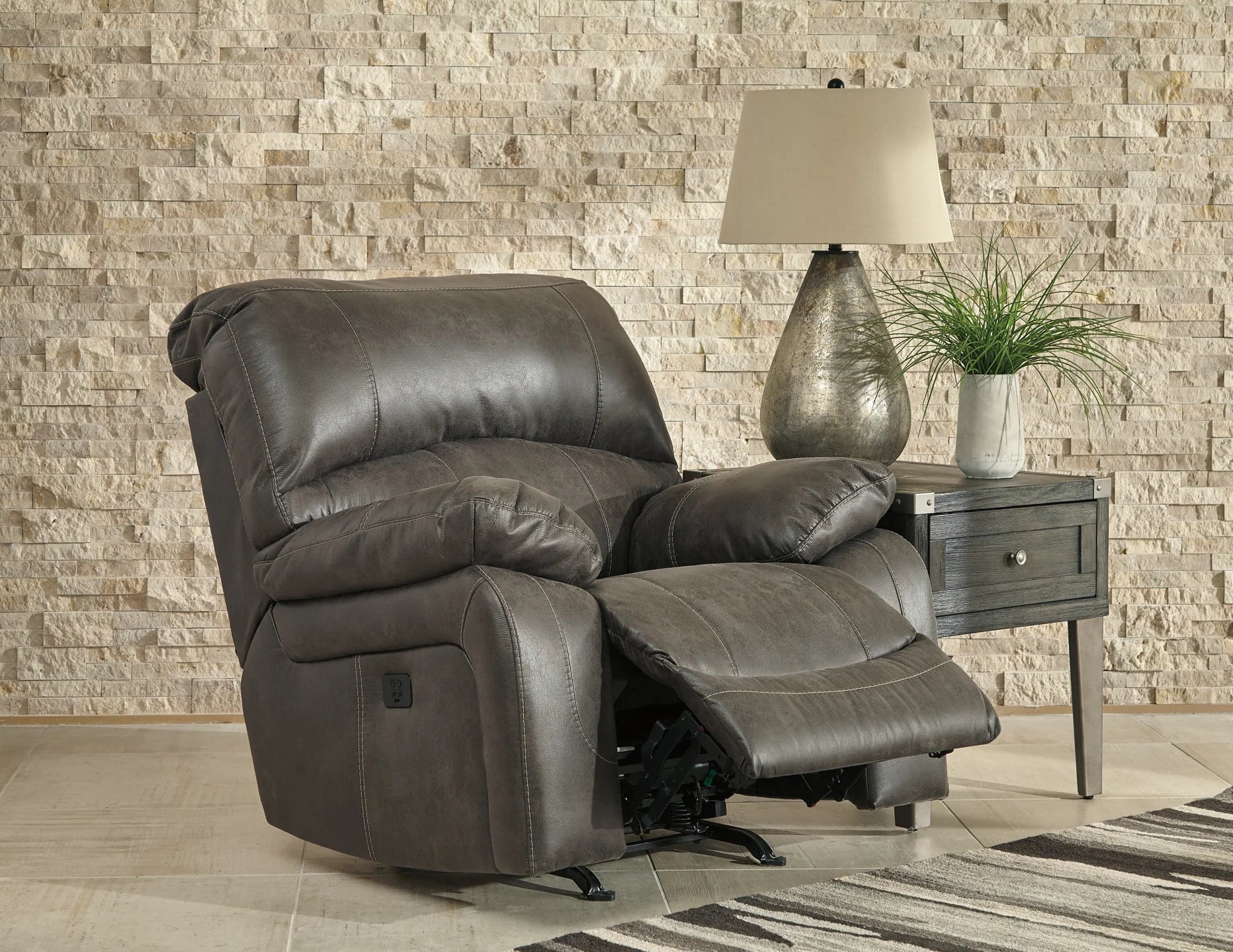 Recliners > Power – National Unclaimed Freight